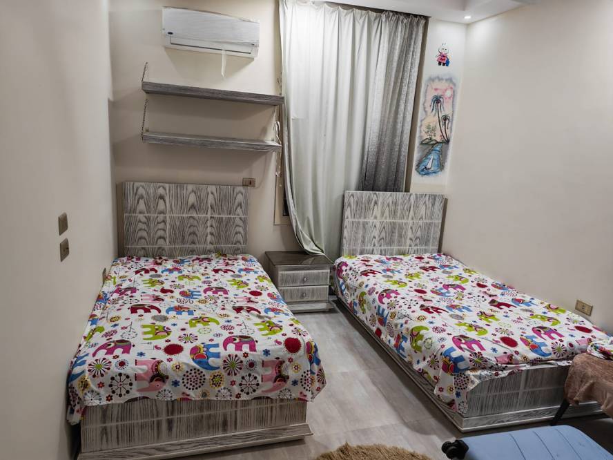 شقة مفروشة الترالوكس زيزنيا عائلى التجمع الاول - 522724